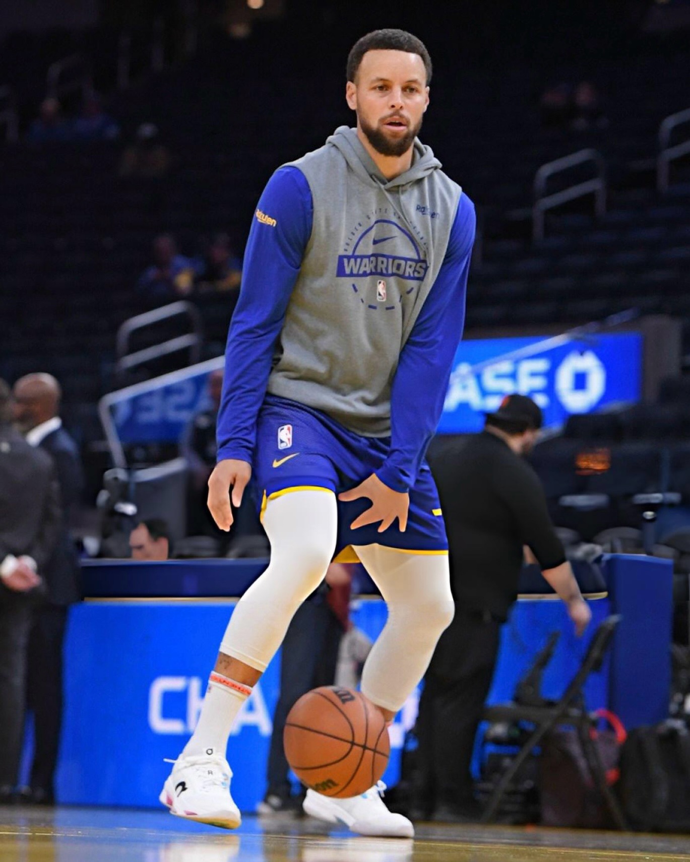 Stehpen Curry 穿著 On THE ROGER Pro Fire 進行賽前訓練｜Bounce